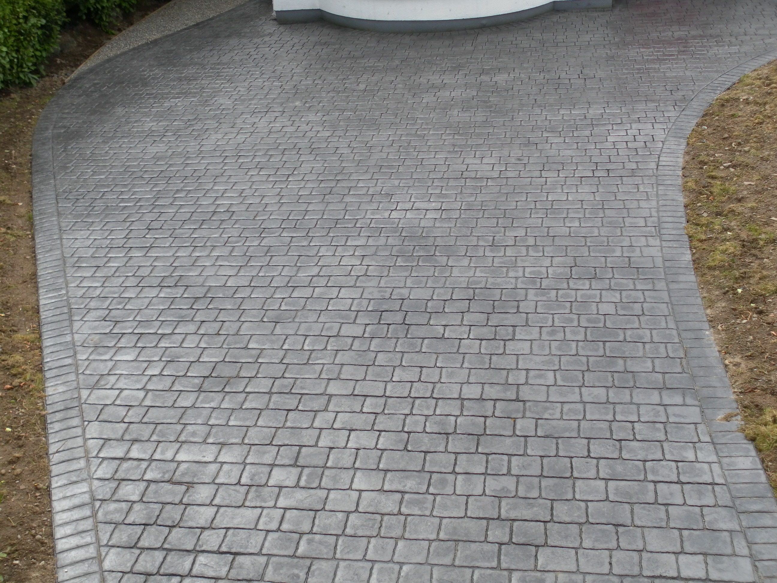 SLATE COBBLESTONE DEEP JOINT